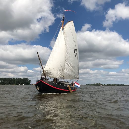 Platbodem huren Friesland: perfecte vaarvakantie - Wellekom Watersport